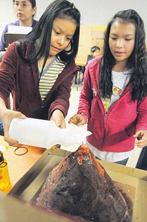 The Navajo Times Online - Education: For K-5, science fair a time of ...