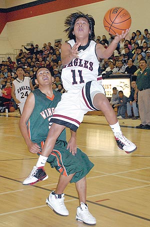 The Navajo Times Online - Bears utilize quickness in win over Eagles