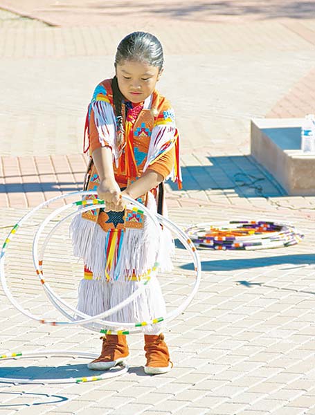 Navajo performer keeps traditions, culture alive through song and dance ...