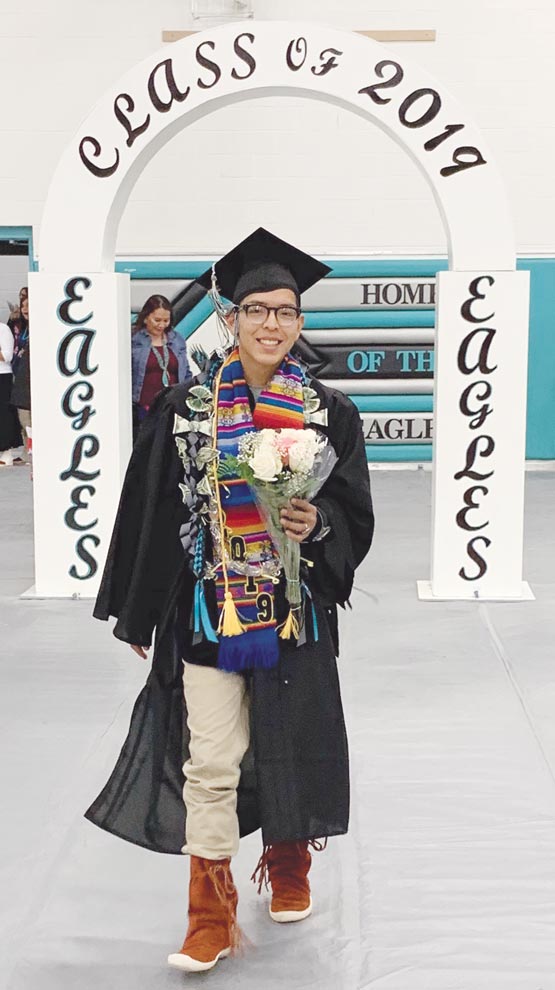 Slideshow: Graduate Season is Here! - Navajo Times