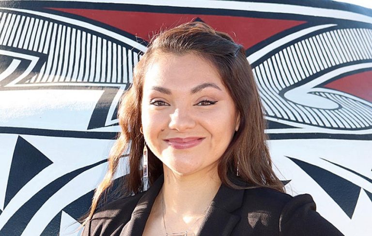 Education Briefs | 6 students earn proficiency in Diné award - Navajo Times