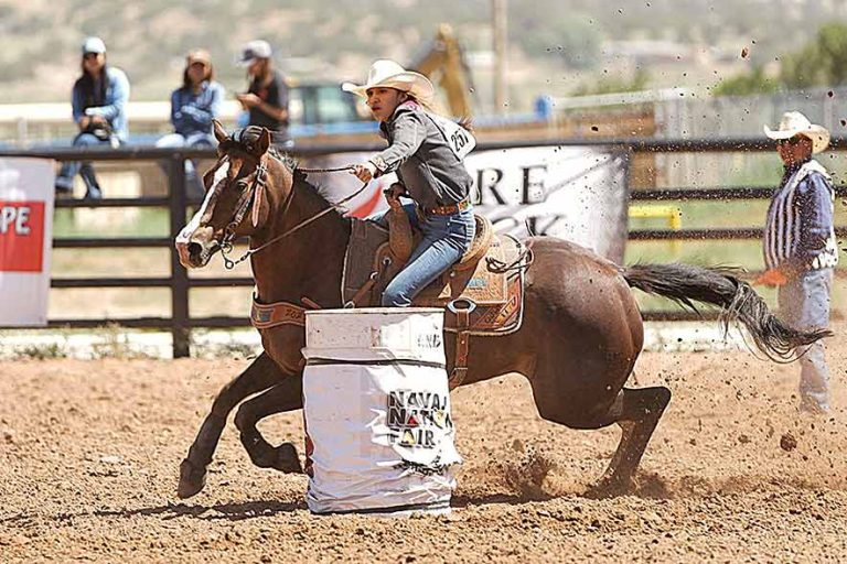 ‘Hit or miss’, Dilkon barrel racer wins Navajo Ag Expo with new horse ...