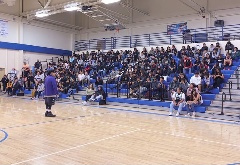 A Champion in life: Diné basketball entertainer shows students to ...