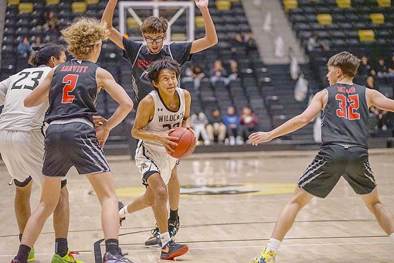 Chinle teams come up short in tourney finals - Navajo Times