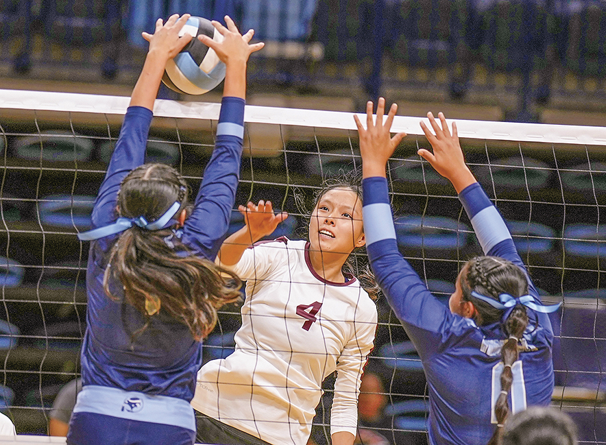 Winslow netters regain tournament title - Navajo Times